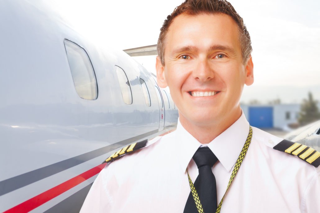 Airline pilot at the airport – FlightDeckFriend.com